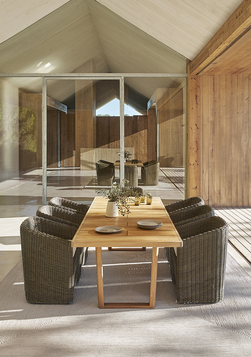 RECTANGULAR DINING TABLE