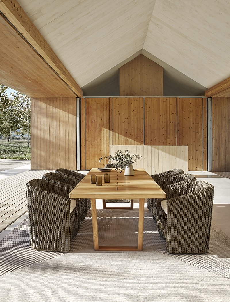 RECTANGULAR DINING TABLE